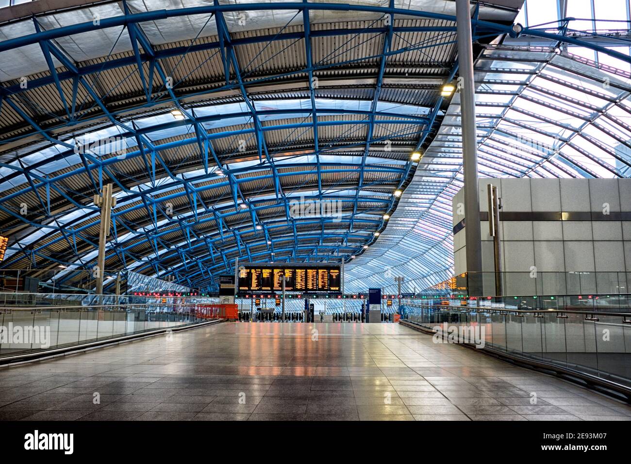 Lockdown at Waterloo Station , New Terminal Stock Photo - Alamy
