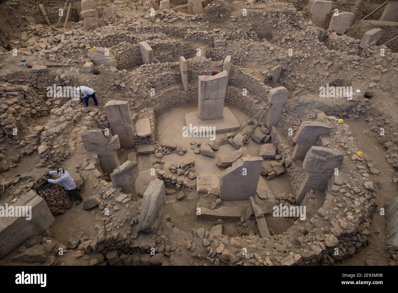 Archaeologists uncover the ancient Neolithic site of Göbekli Tepe in ...