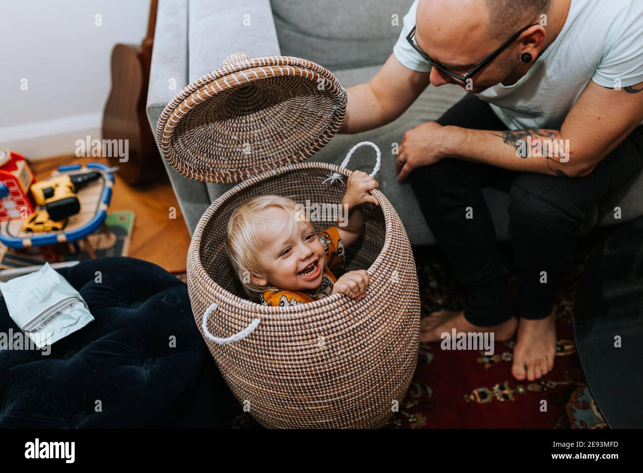 Toddler hiding mother hi-res stock photography and images - Alamy