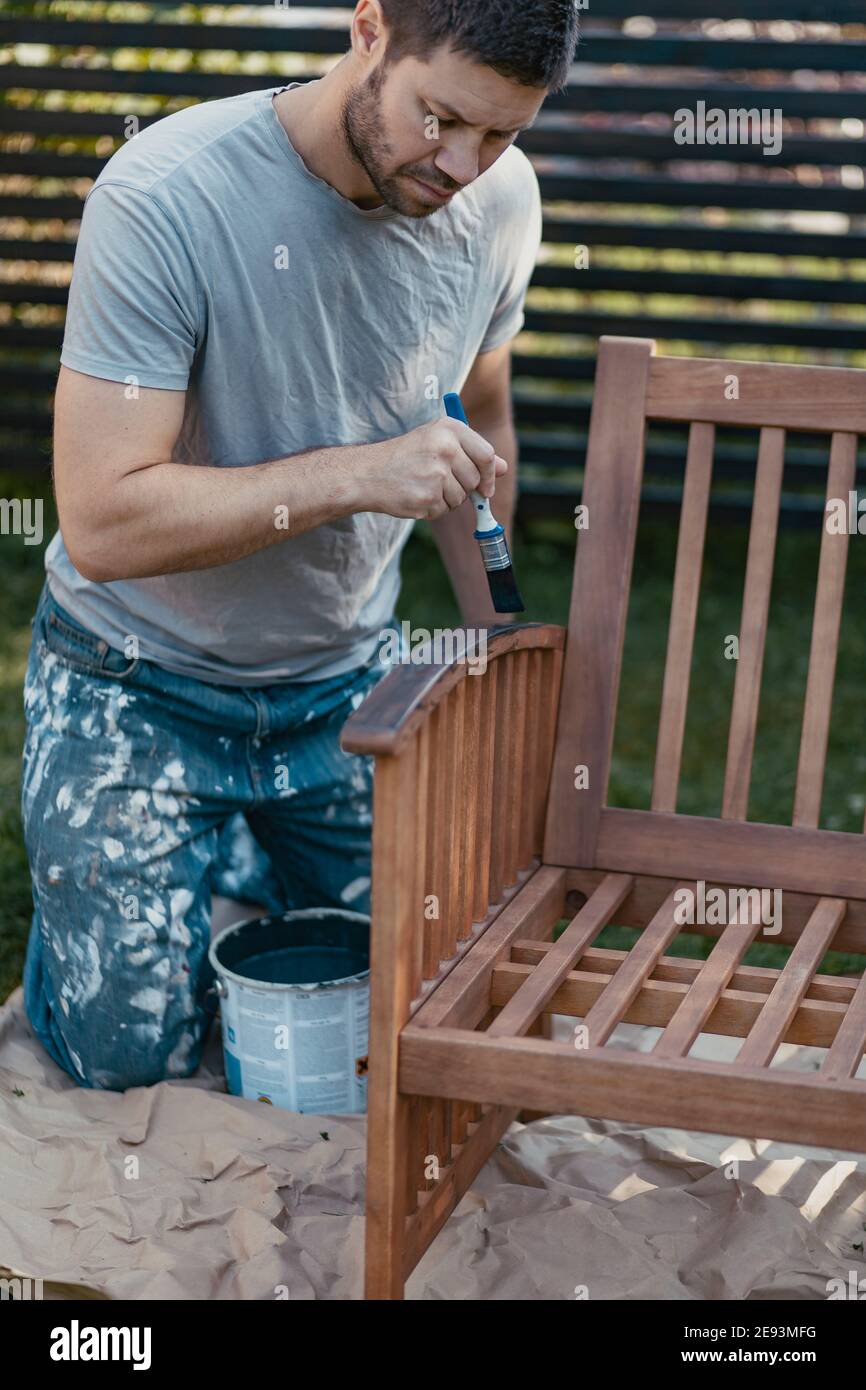 Painting bench hi-res stock photography and images - Alamy