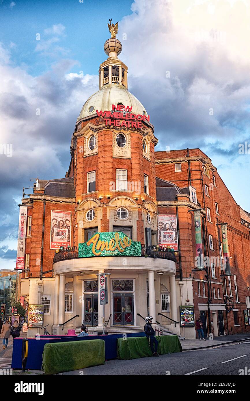 Wimbledon theatre london hi-res stock photography and images - Alamy