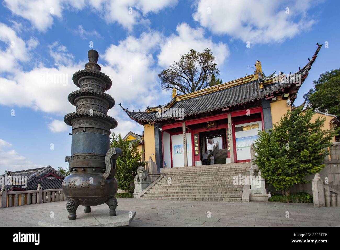 Jiangsu nantong Wolf mountain temple Stock Photo - Alamy