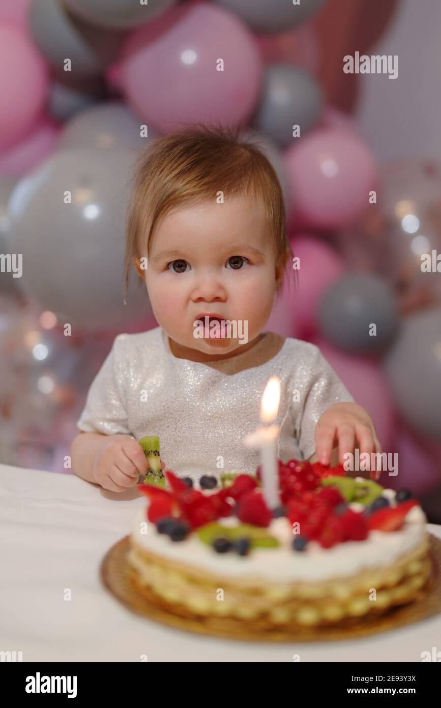 Baby Girl On Her First Birthday With Cake Stock Photo Alamy baby-girl-on-her-first-birthday-with-cake-stock-photo-alamy