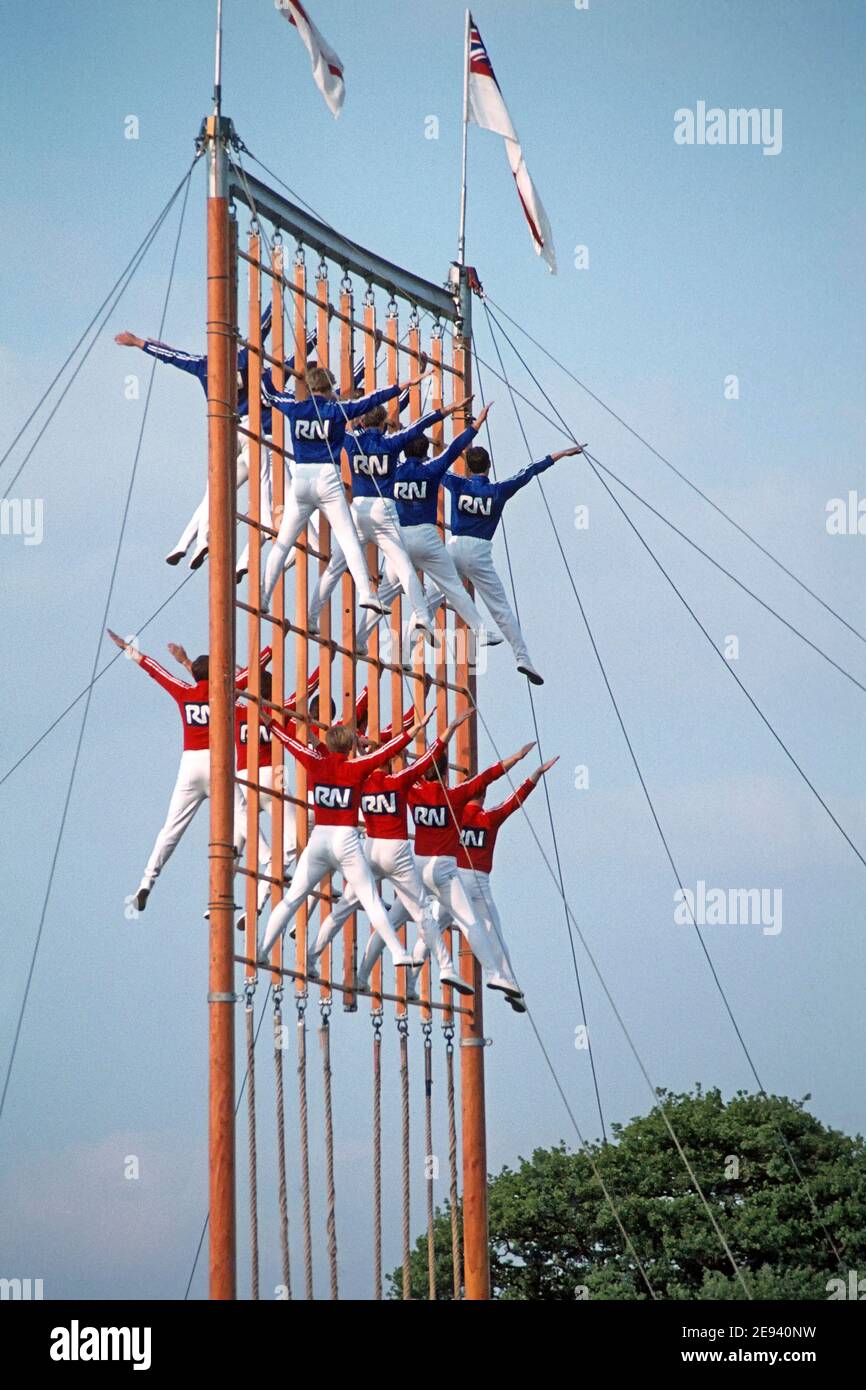 Temporary mast hi-res stock photography and images - Alamy