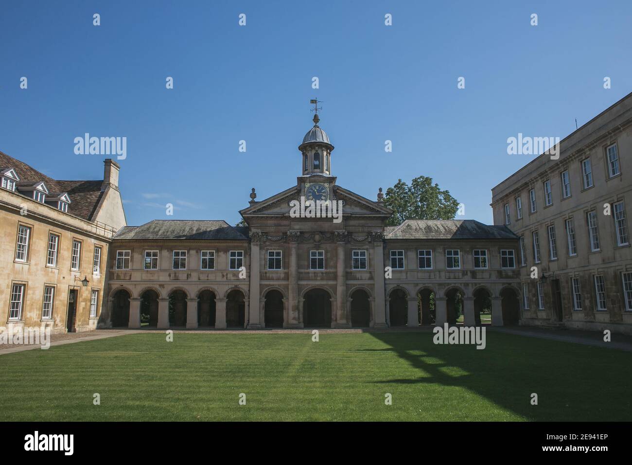 Cambridge university architecture hi-res stock photography and images ...