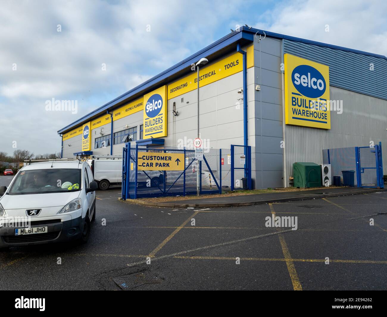 Exterior view of a branch of Selco Builders Warehouse showing the ...