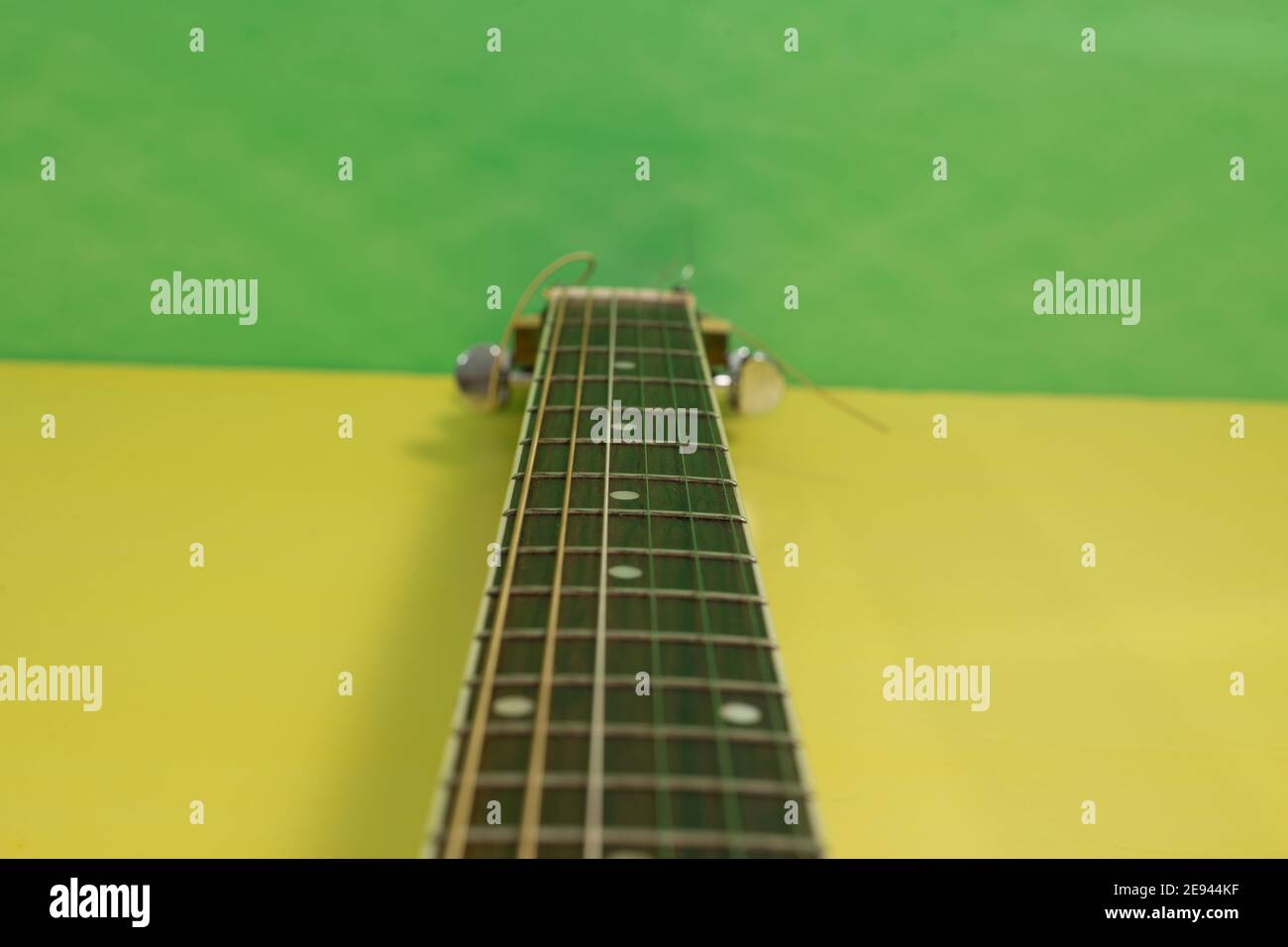 Fiddle neck hi-res stock photography and images - Alamy
