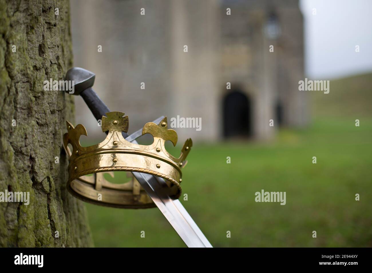Medieval crown outside hi-res stock photography and images - Alamy