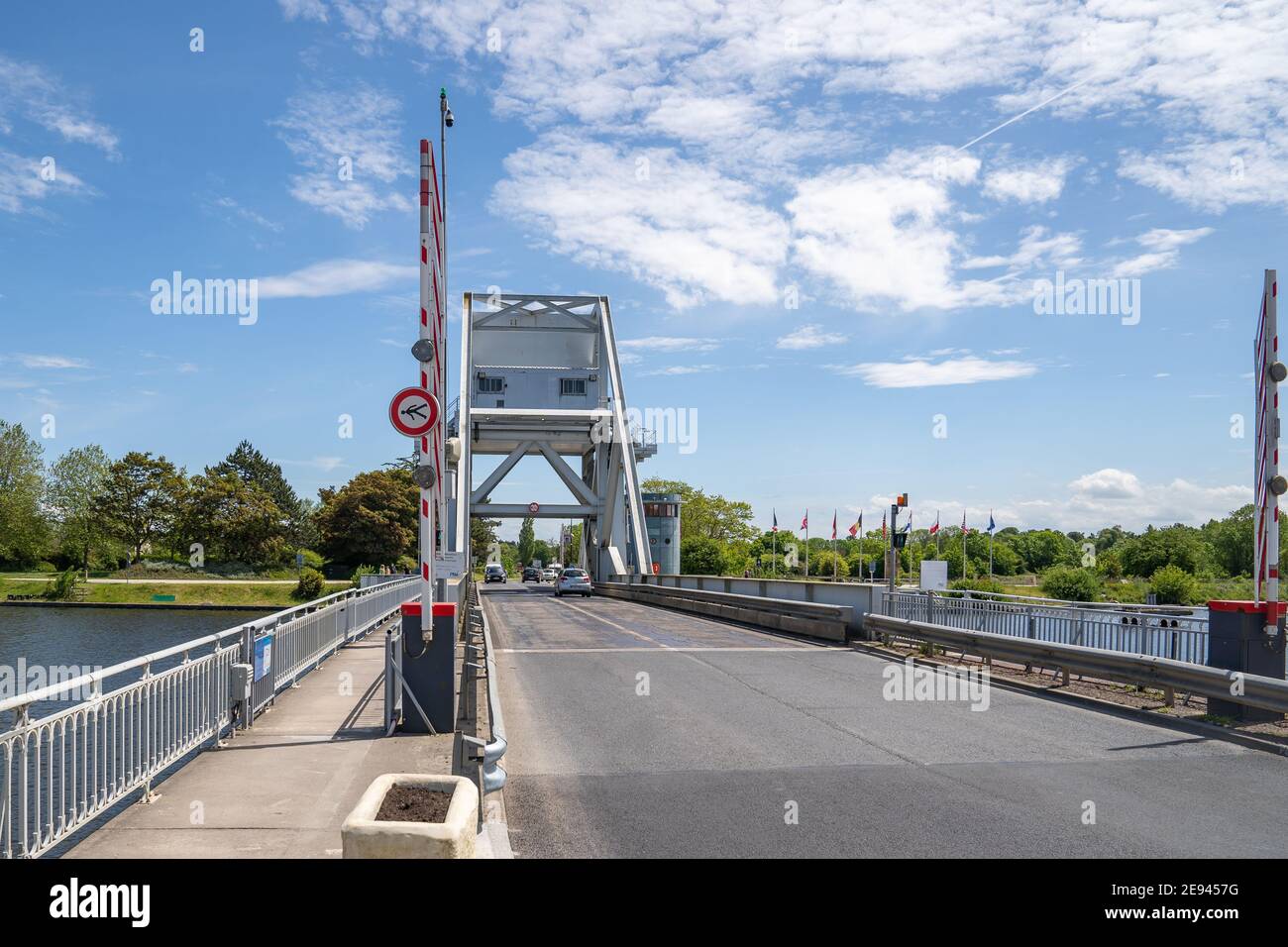 Modern pegasus bridge hi-res stock photography and images - Alamy