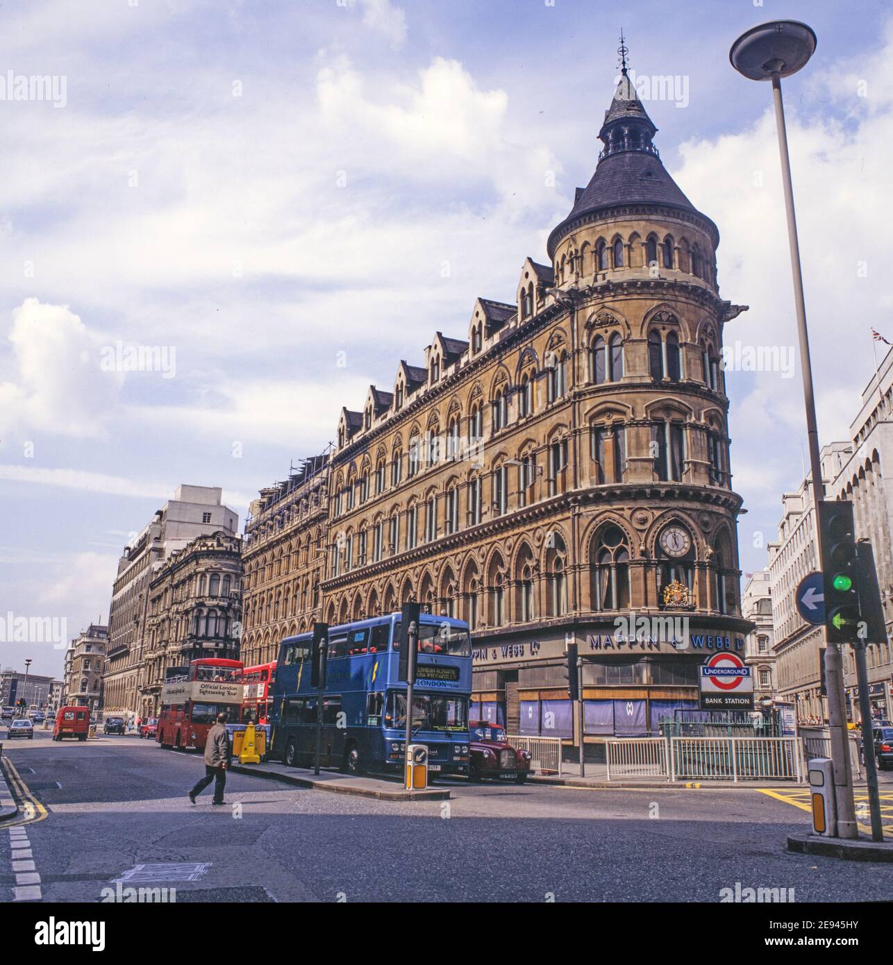 Mappin And Webb High Resolution Stock Photography and Images - Alamy