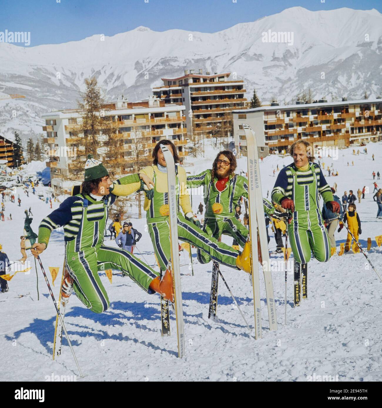 First Hot-doggers - acrobatic skiers - appear in ski stations, France ...