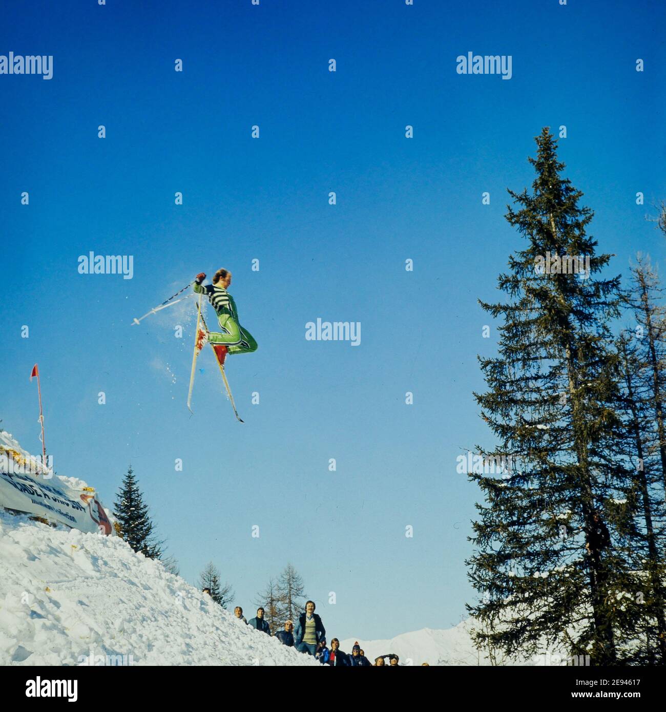 First Hot-doggers - acrobatic skiers - appear in ski stations, France ...