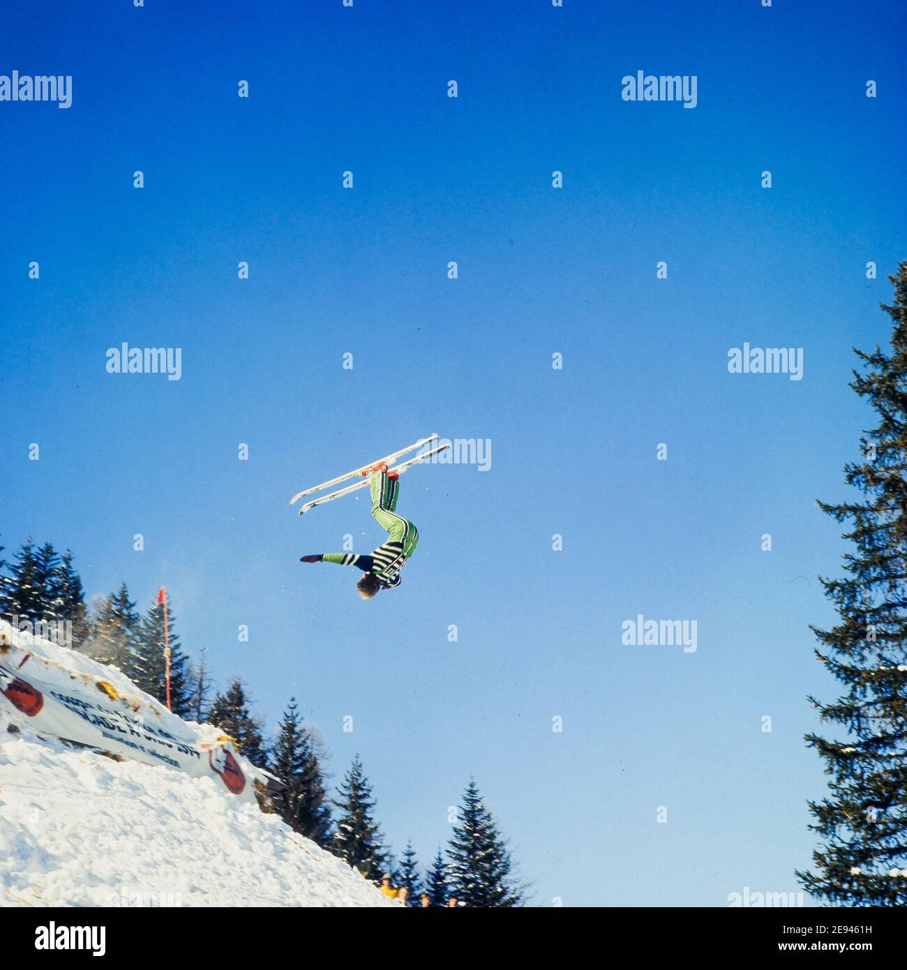 First Hot-doggers - acrobatic skiers - appear in ski stations, France ...