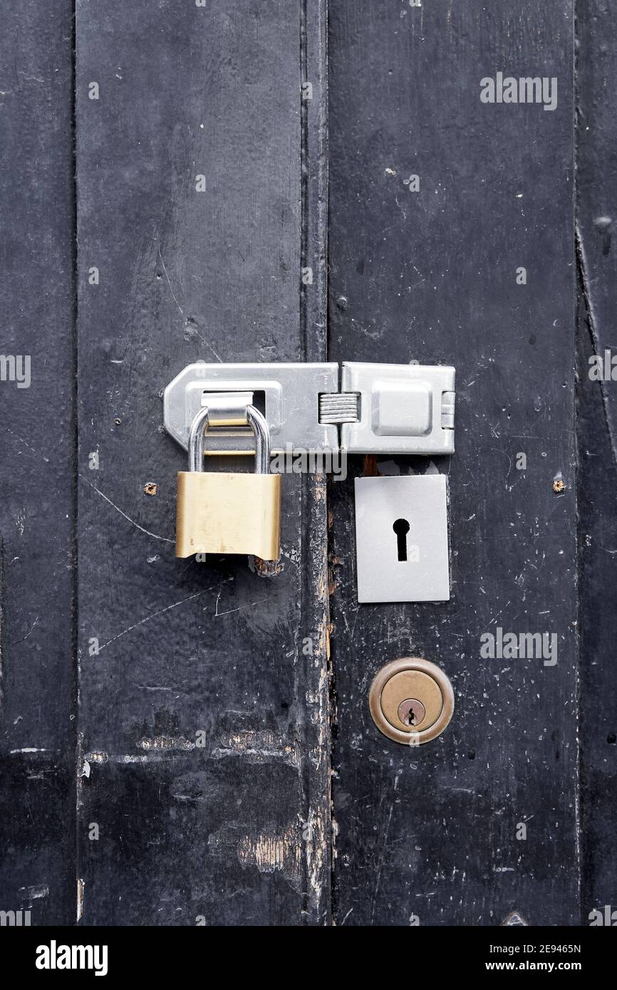 Security doors hi-res stock photography and images - Alamy