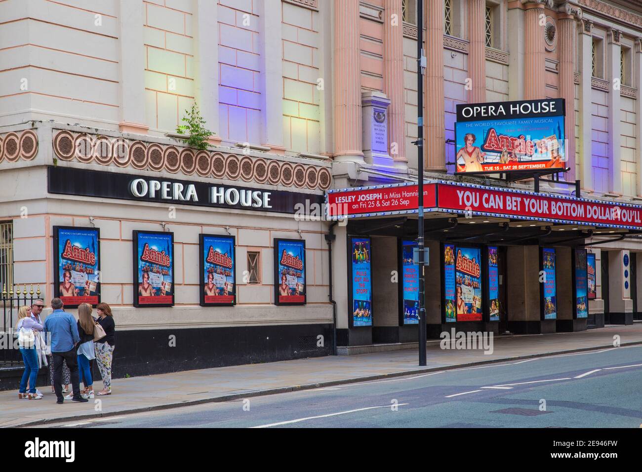 Manchester opera house hi-res stock photography and images - Alamy