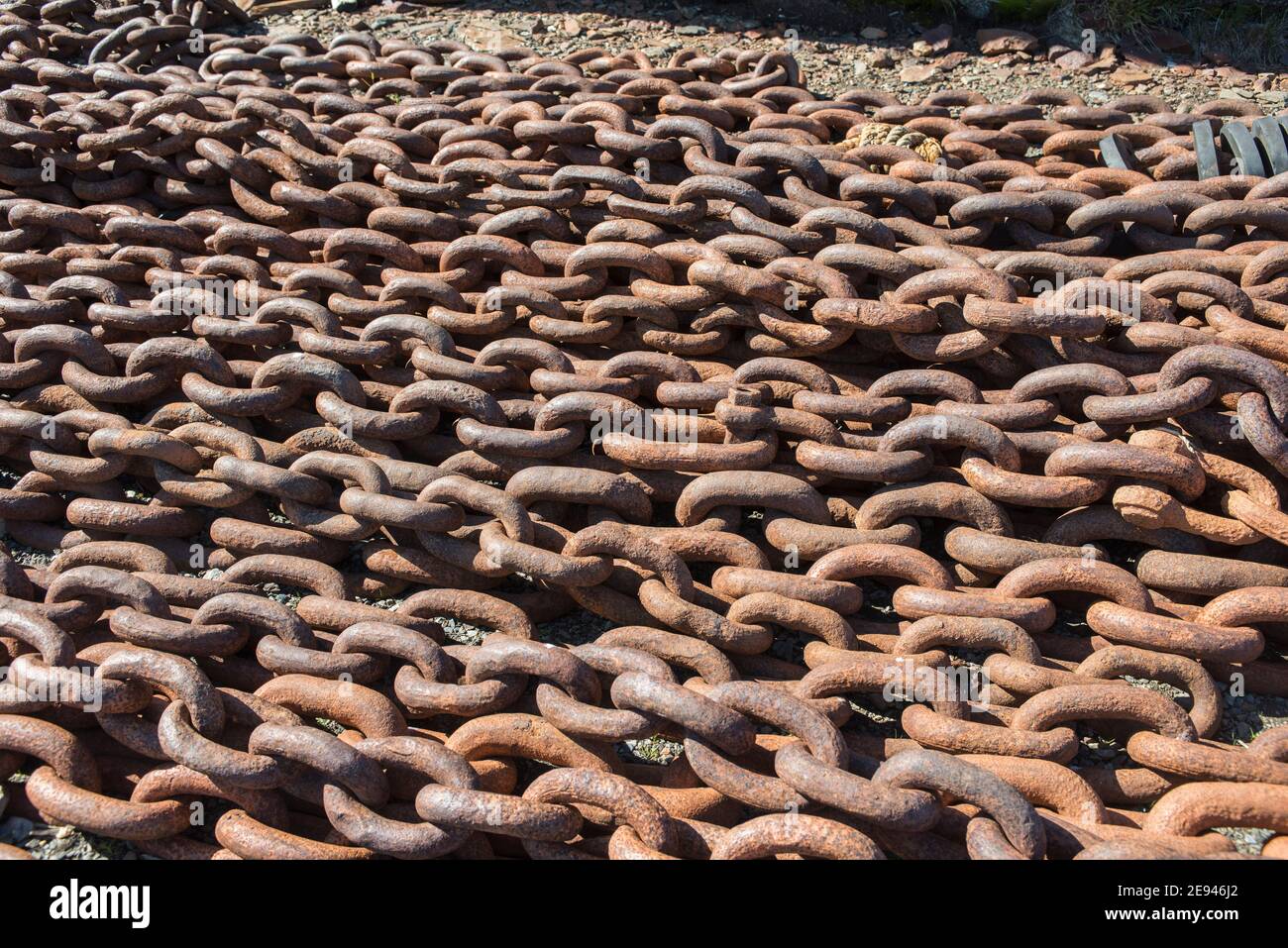 Rusting chains hi-res stock photography and images - Alamy