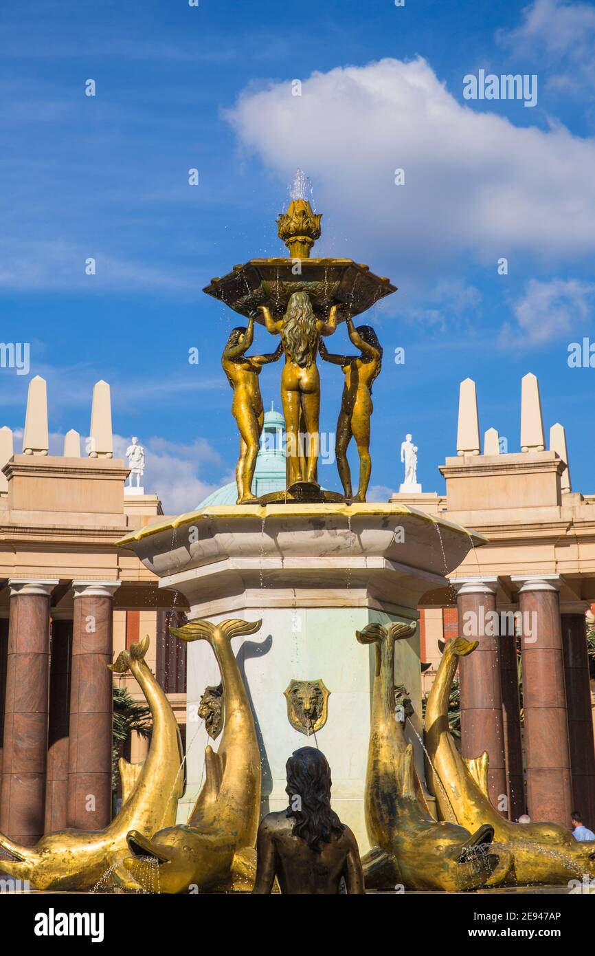 Manchester barton square fountain hi-res stock photography and images ...
