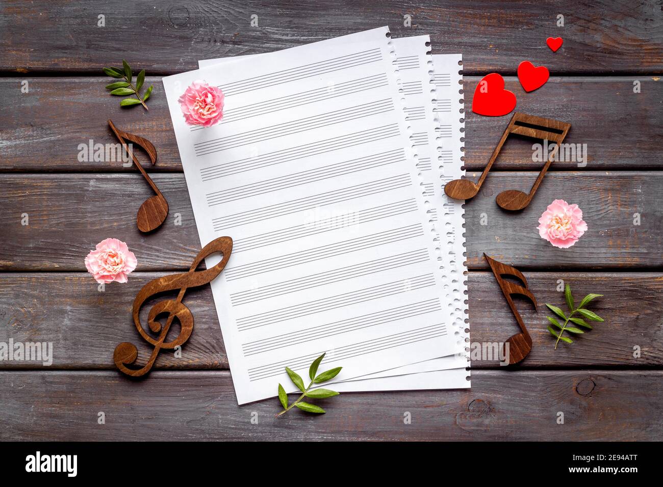 Musical wooden notes flowers hi-res stock photography and images - Alamy