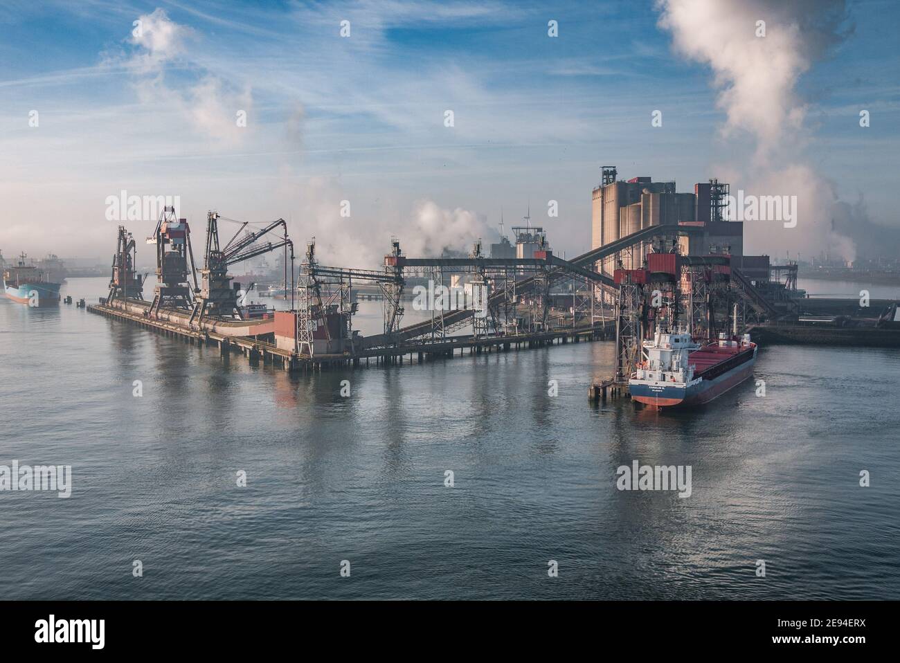 Europoort ore docks hi-res stock photography and images - Alamy