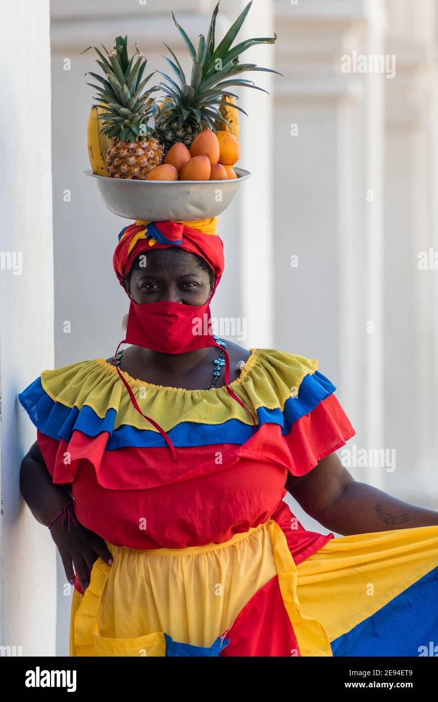 Palenquera colombian traditional costume hi-res stock photography and ...
