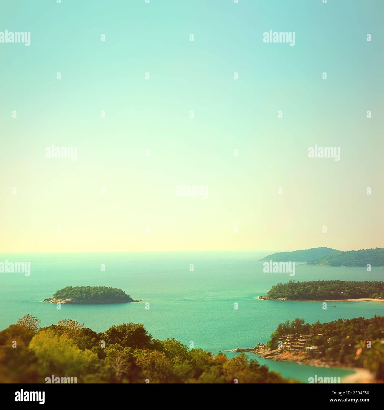 Islands in the ocean hi-res stock photography and images - Alamy