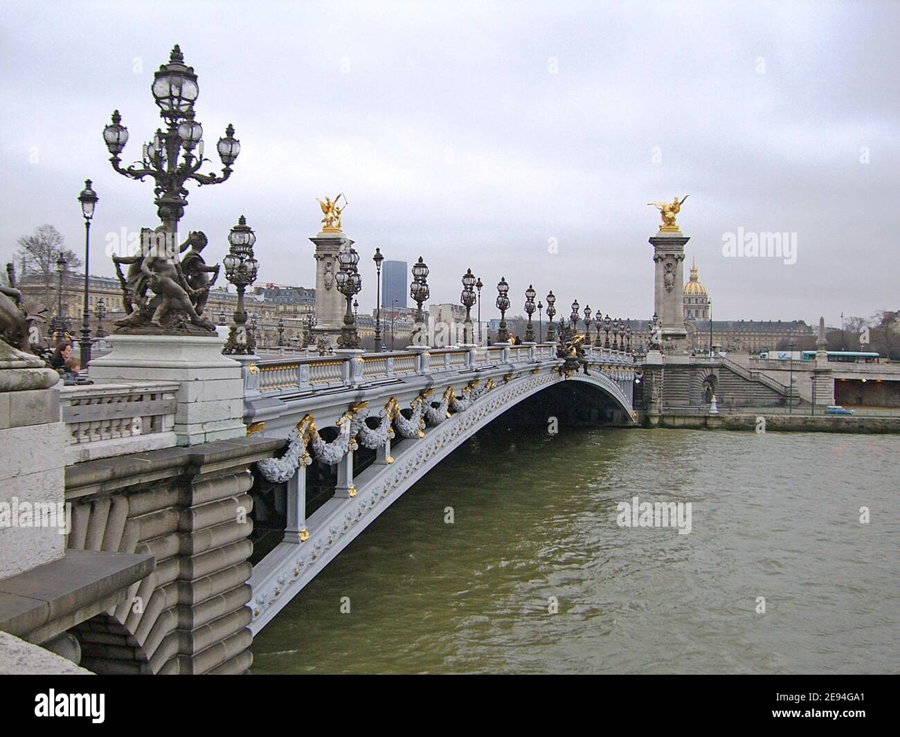 Statues de pont alexandre iii hi-res stock photography and images - Alamy