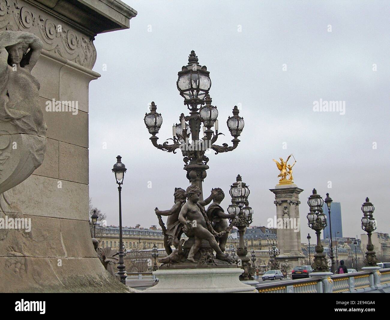 Statues de pont alexandre iii hi-res stock photography and images - Alamy