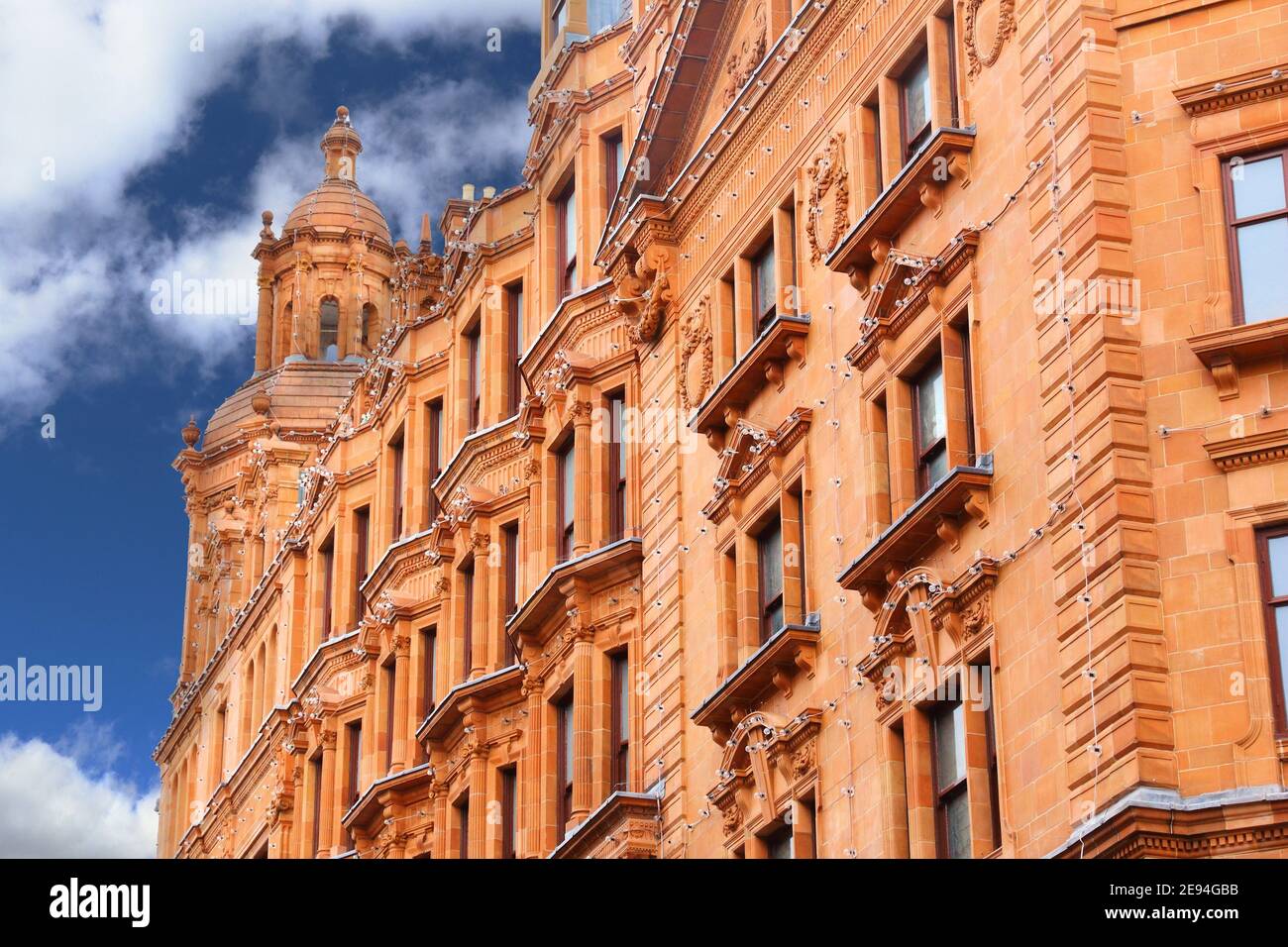 Harrods Building High Resolution Stock Photography and Images - Alamy