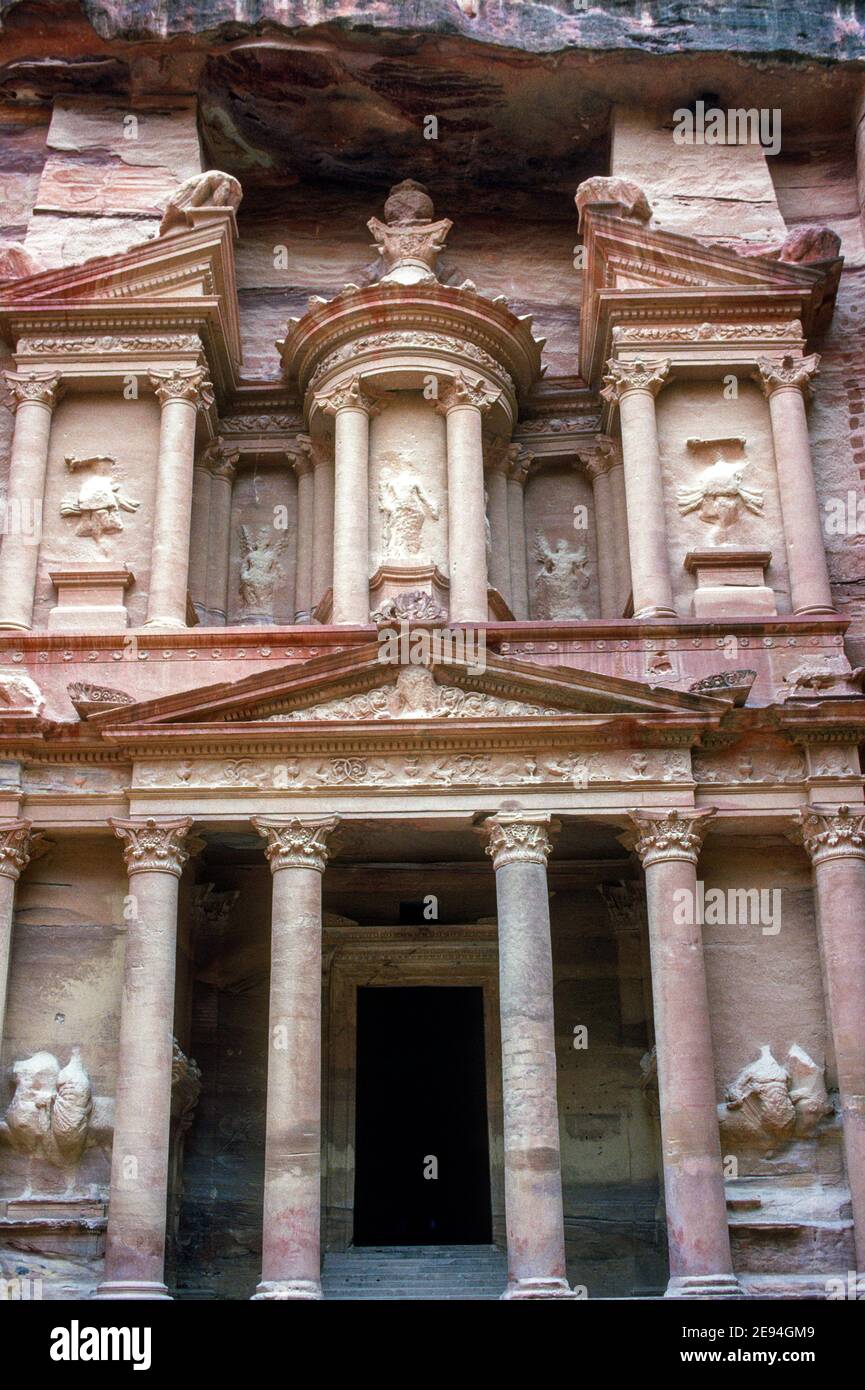 Al Khazneh treasury Petra Jordan Stock Photo - Alamy