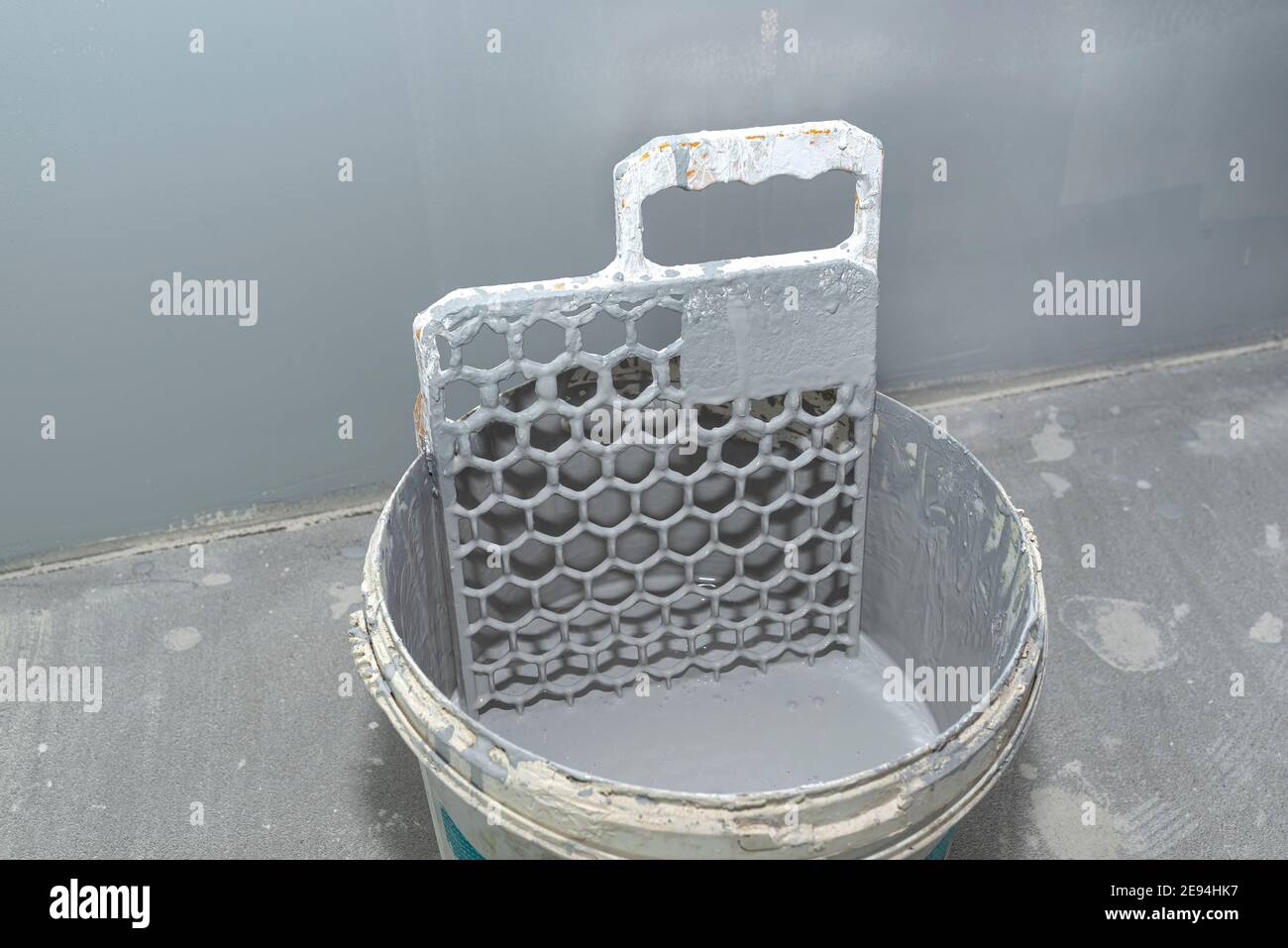 Grey paint bucket hi-res stock photography and images - Alamy