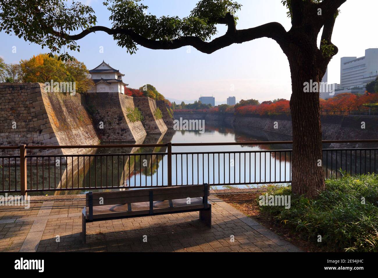 Japanese moat castle hi-res stock photography and images - Alamy