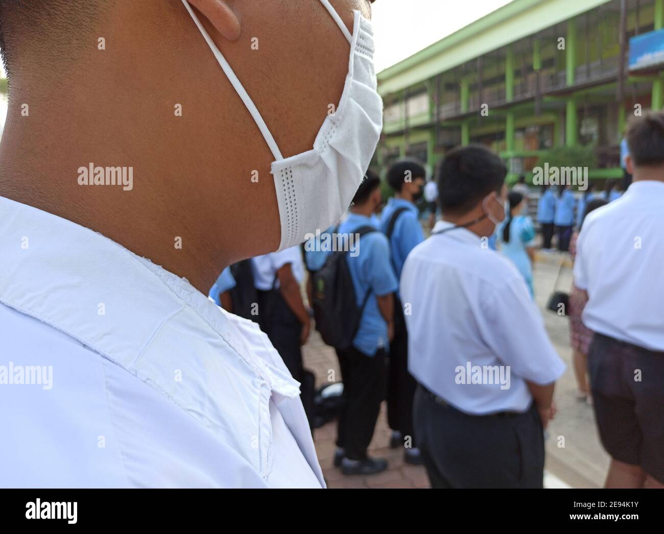 Group students wearing protective masks hi-res stock photography and ...