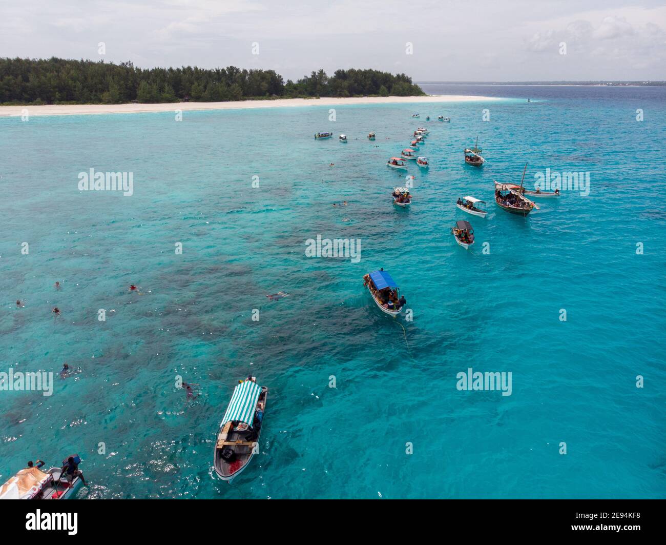 Mnemba atoll hi-res stock photography and images - Alamy