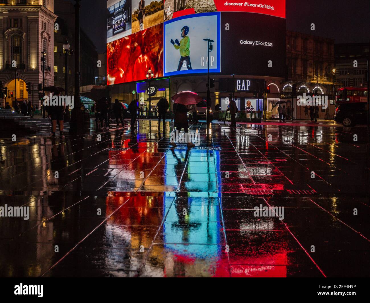 Piccadilly circus screen light hi-res stock photography and images - Alamy