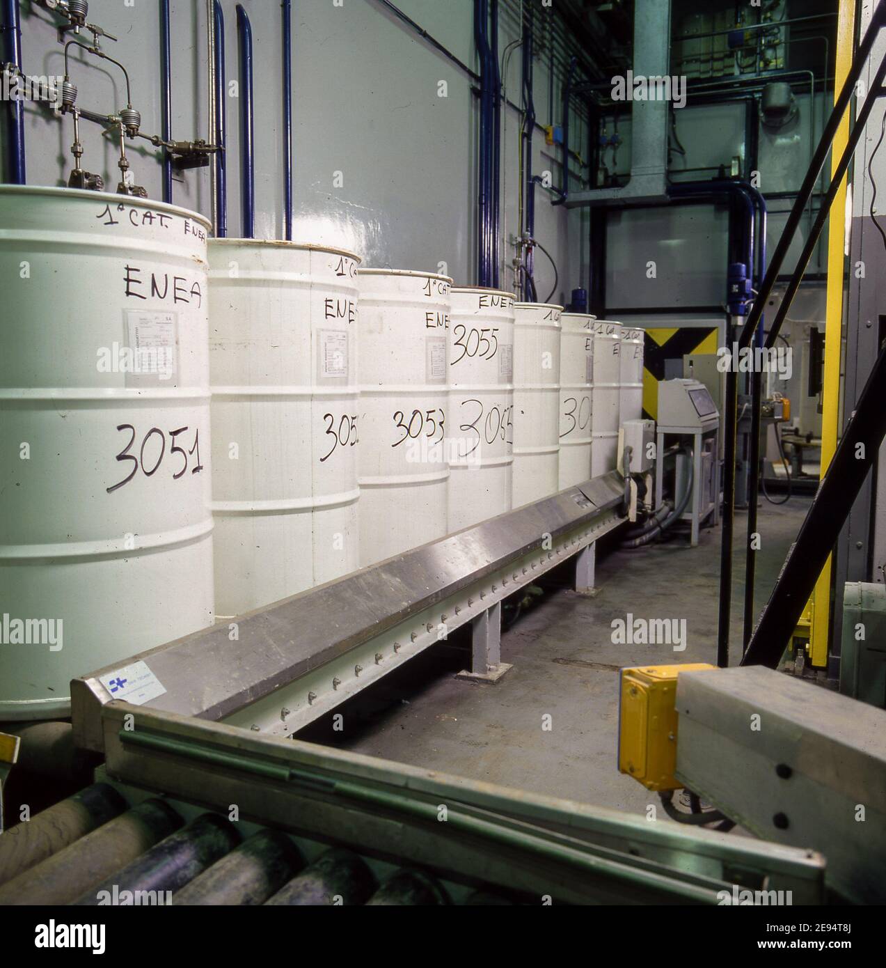 Radioactive material hi-res stock photography and images - Alamy