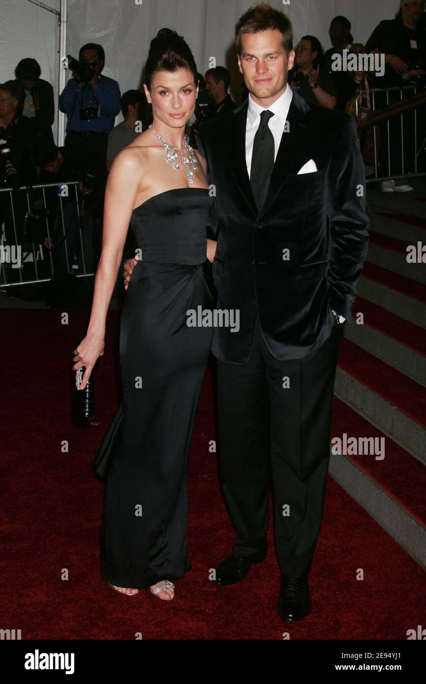 Bridget moynahan costume institute hi-res stock photography and images ...