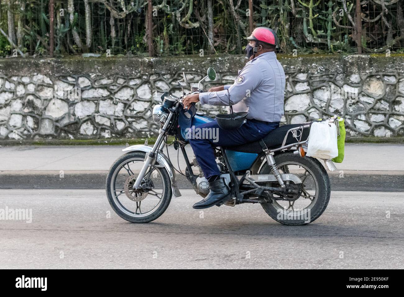 Cuban police officer hi-res stock photography and images - Alamy