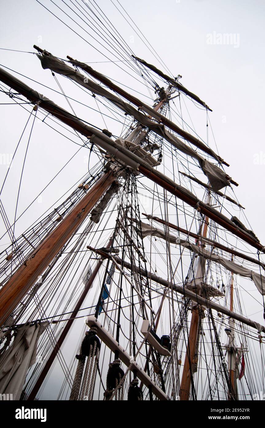 Mast knot hi-res stock photography and images - Alamy