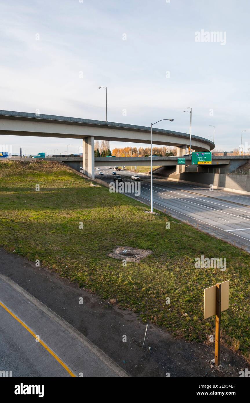 Portland freeway traffic hi-res stock photography and images - Alamy