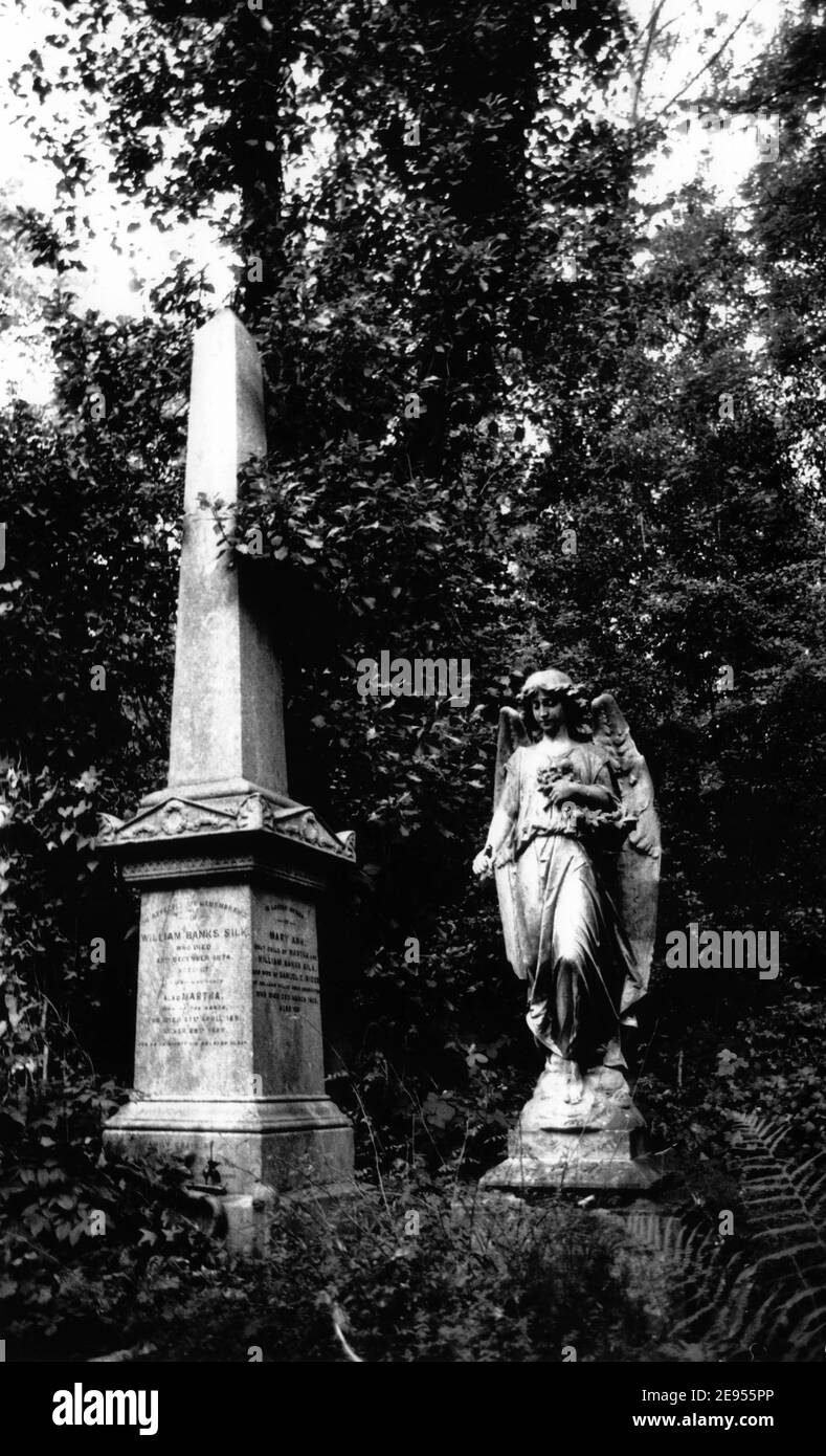 London obelisk Black and White Stock Photos & Images - Alamy