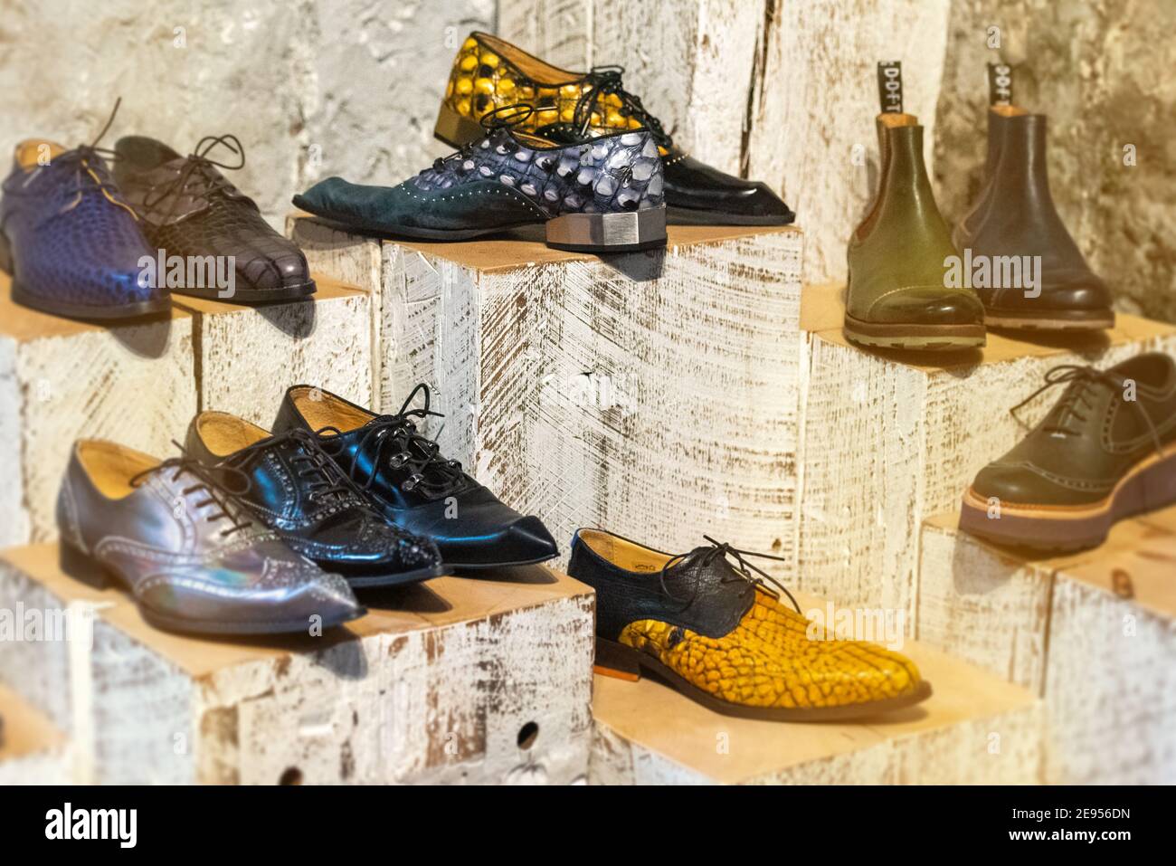 Shoes store hi-res stock photography and images - Alamy