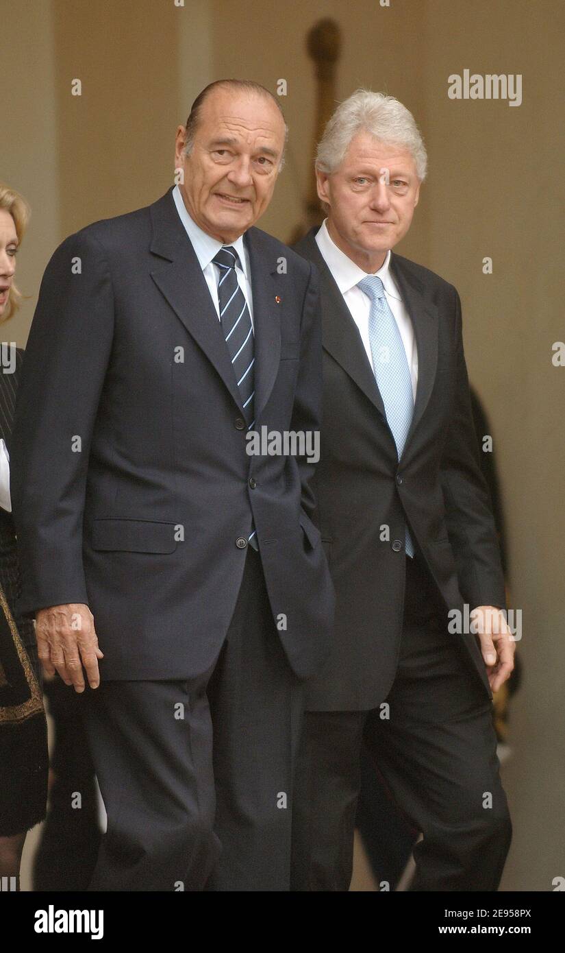 Us president bill clinton meets hi-res stock photography and images - Alamy