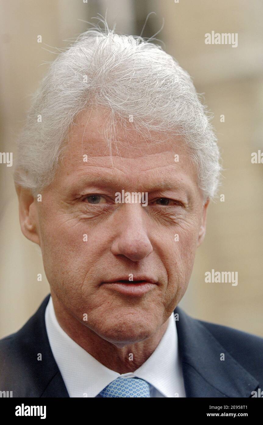 Jacques Chirac meets former US President Bill Clinton at the Elysee ...