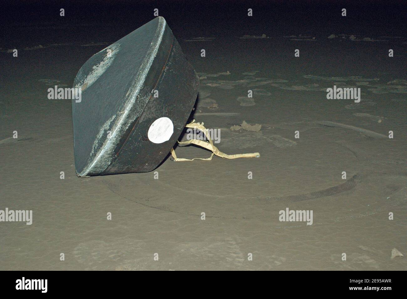 NASA's Stardust sample return capsule successfully landed at the U.S ...