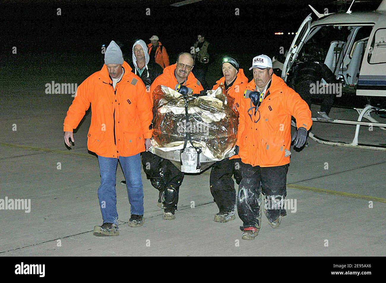 Return capsule hi-res stock photography and images - Alamy