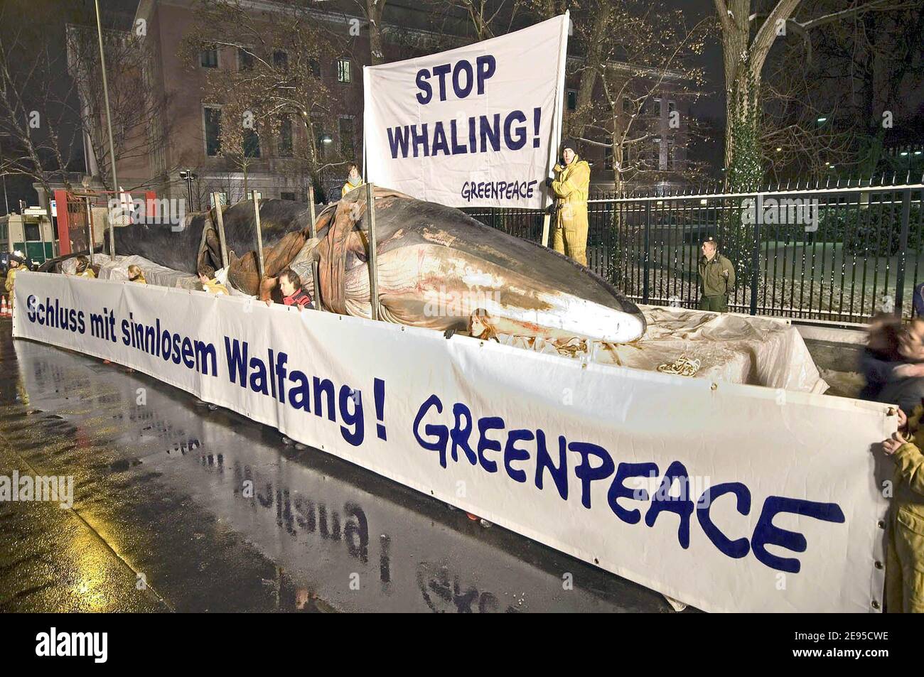 Japanese whaling in southern ocean hi-res stock photography and images ...