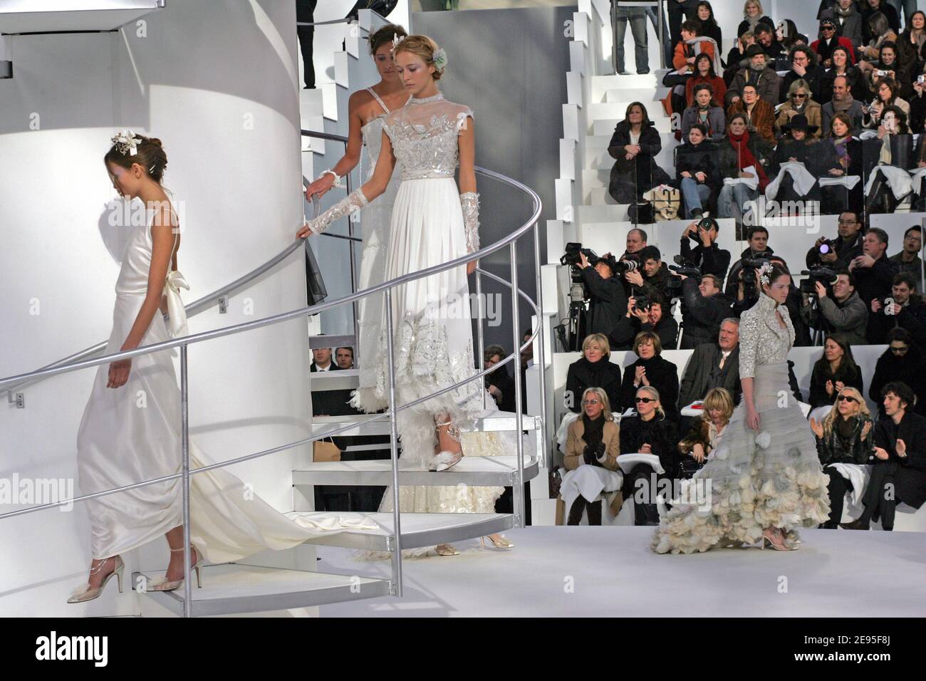 Chanel Haute-Couture Spring-Summer 2006 fashion Show by German designer ...