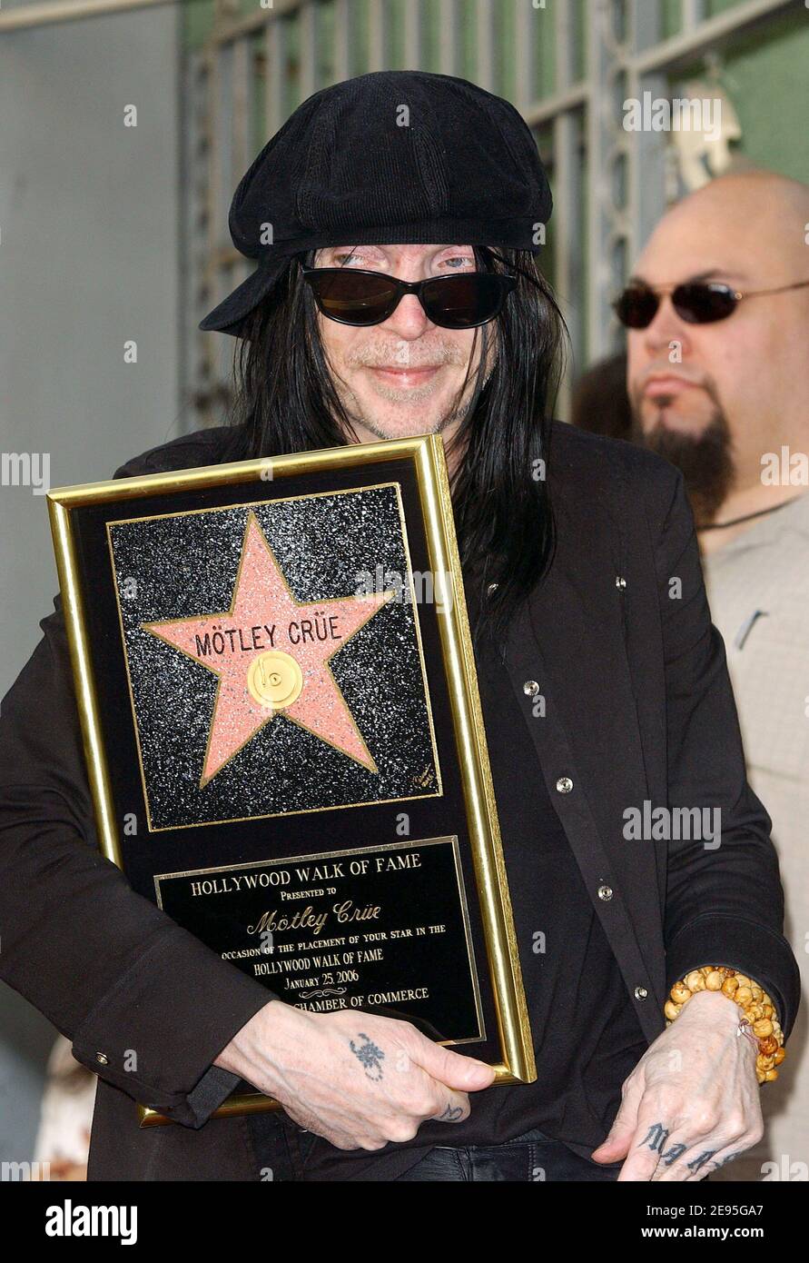 Can Mick Mars Still Walk