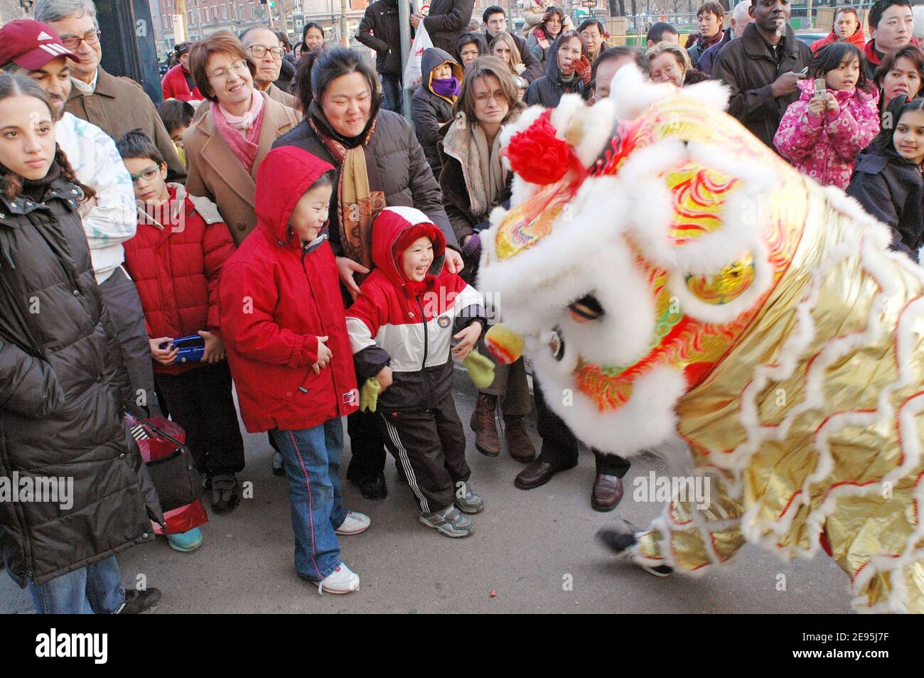 Chinese community members of 13th district of Paris celebrate the ...