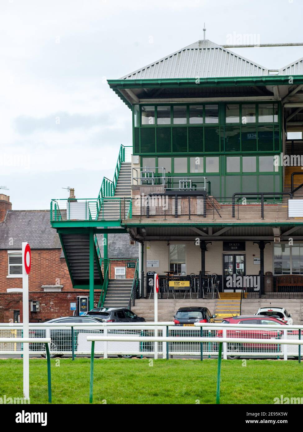 Warwick race course hi-res stock photography and images - Alamy